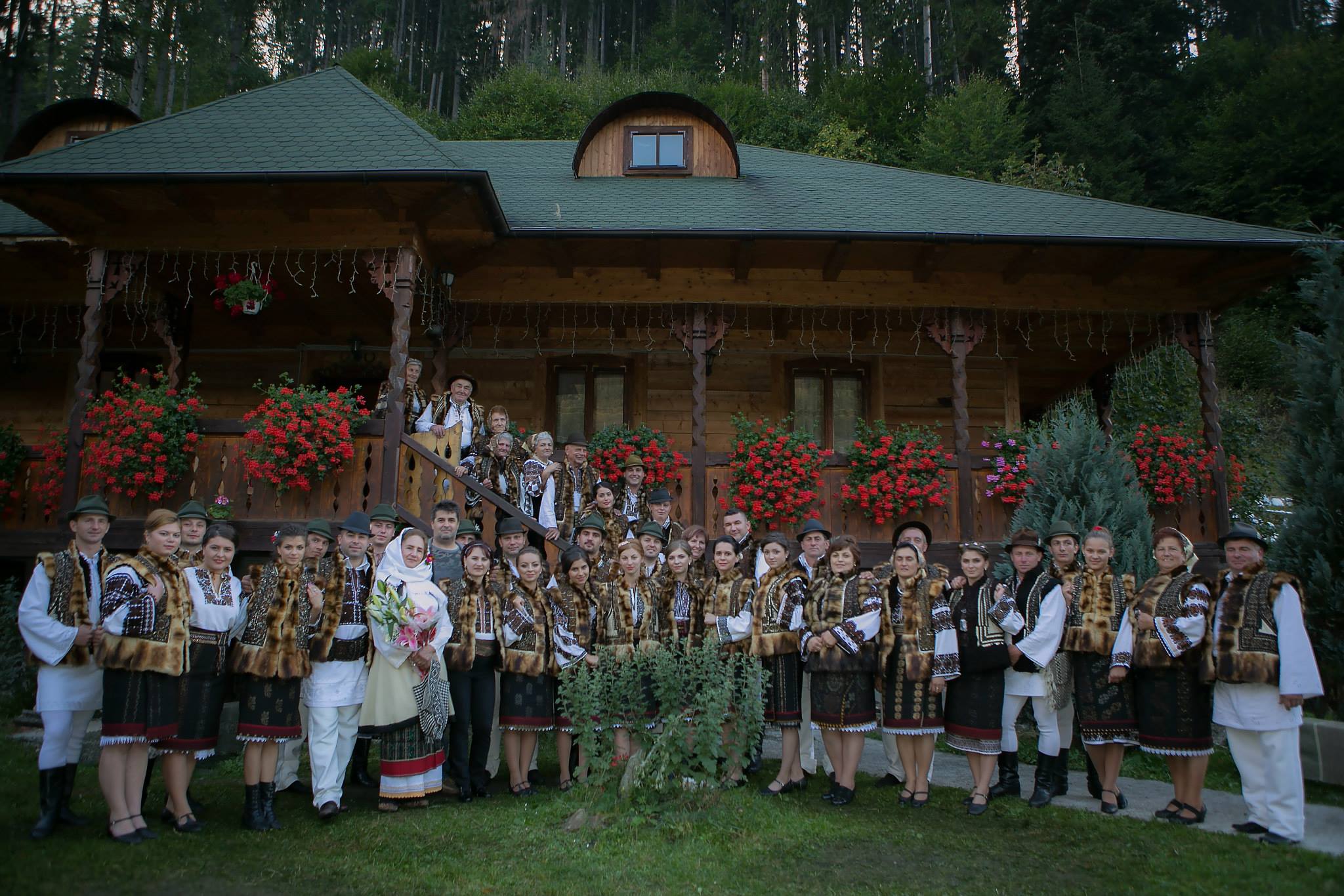 Turism Pojorita | portul popular
